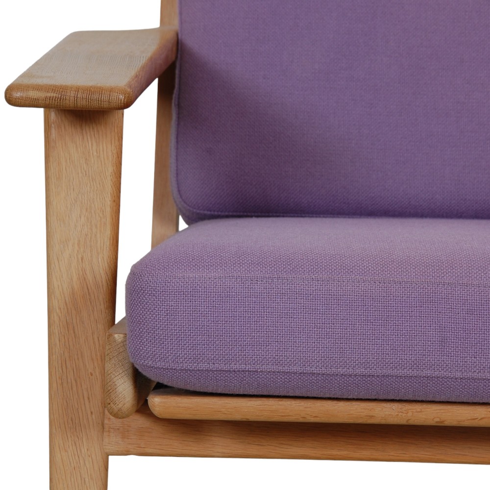For Sale Hans Wegner Ge 290 Lounge Chair In Purple Fabric